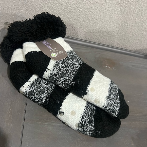 Secret Treasures | Accessories | Secret Treasures Black And White Fuzzy ...